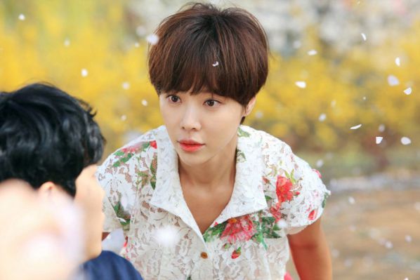 Hwang Jung Eum Lại Tưng Tửng Cùng Nam Goong Min Trong Phim Mới